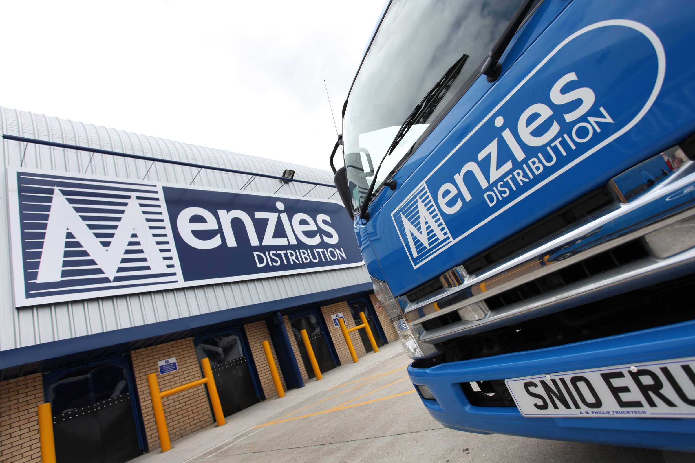 Magazine giant awards trunking and distribution contract to Menzies ...