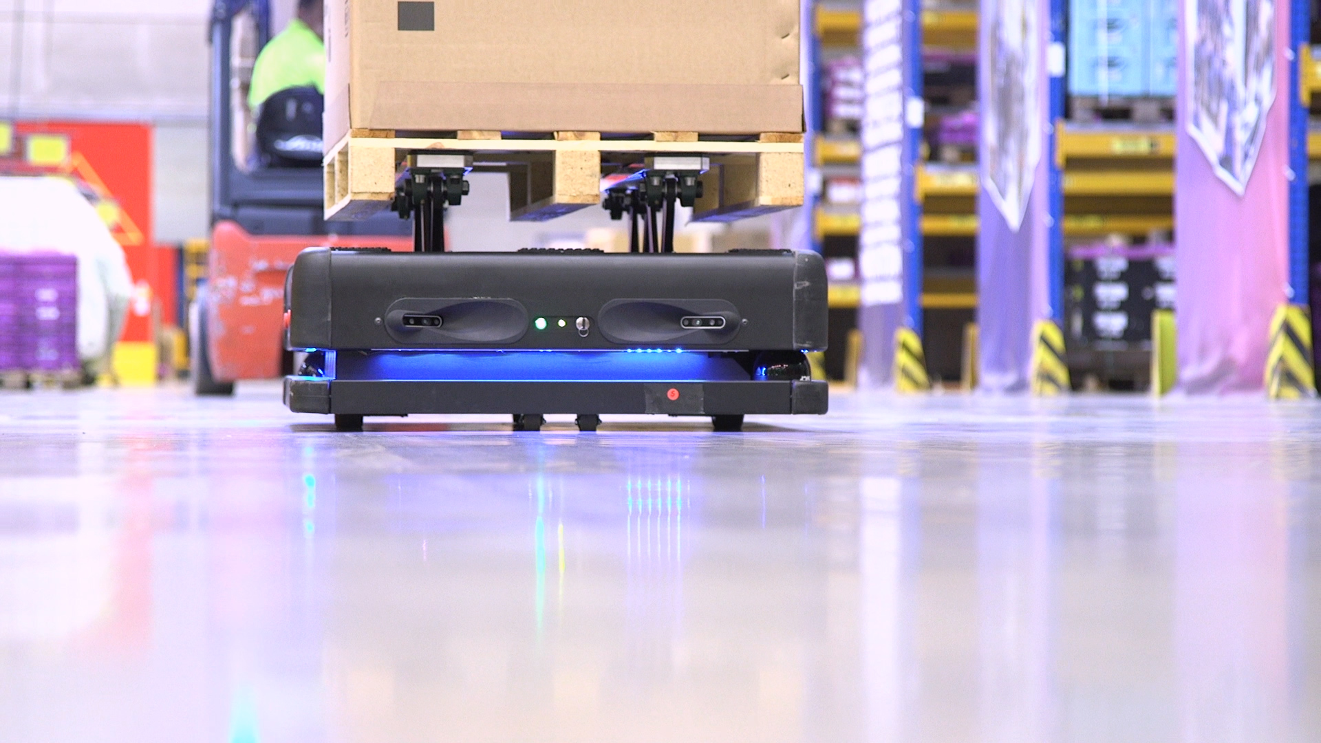 DB Schenker deploys autonomous mobile robots as "next-generation supply chain" | Logistics Manager