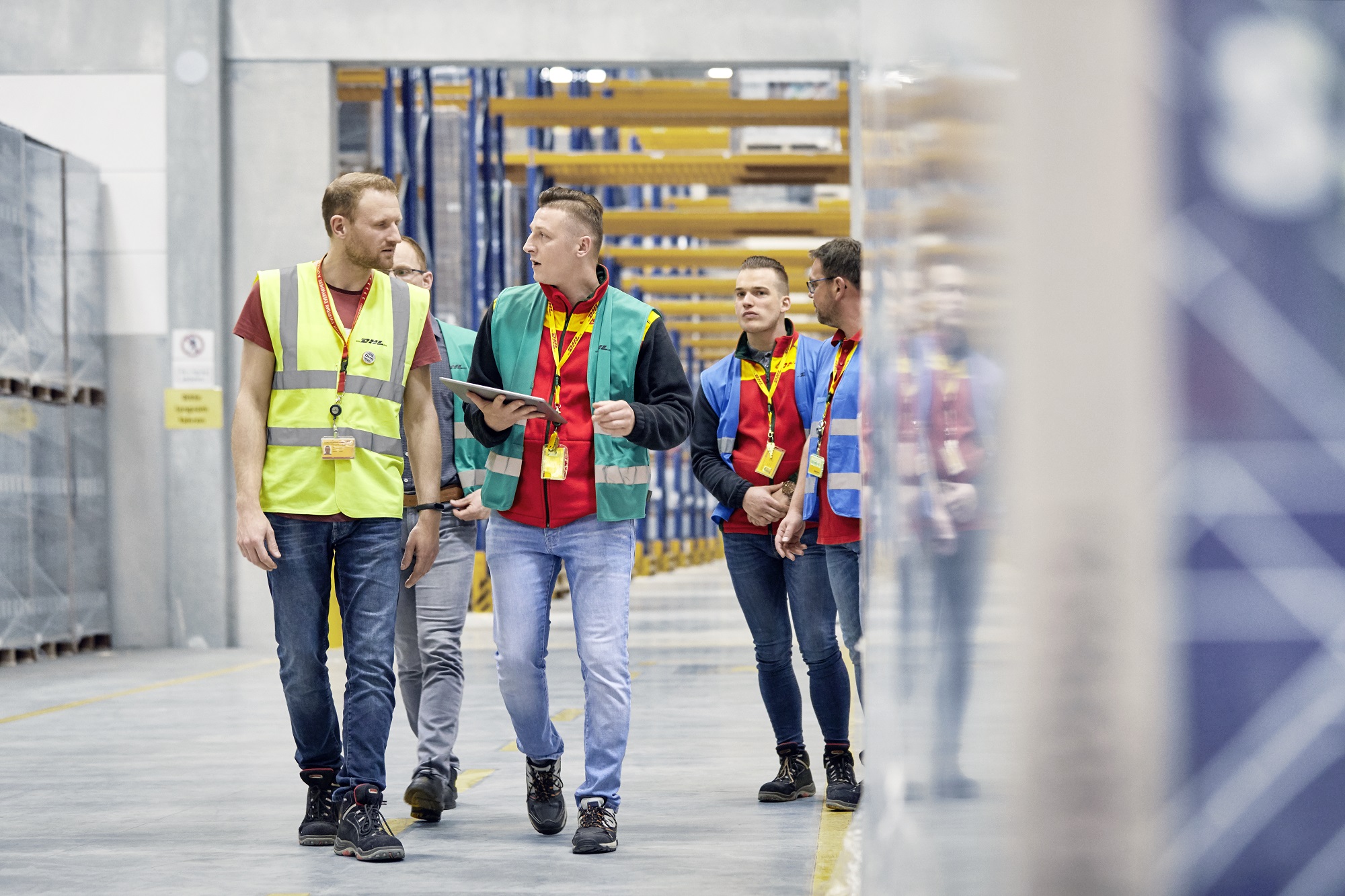 DHL and Blue Yonder partner to integrate warehouse robots | Logistics ...