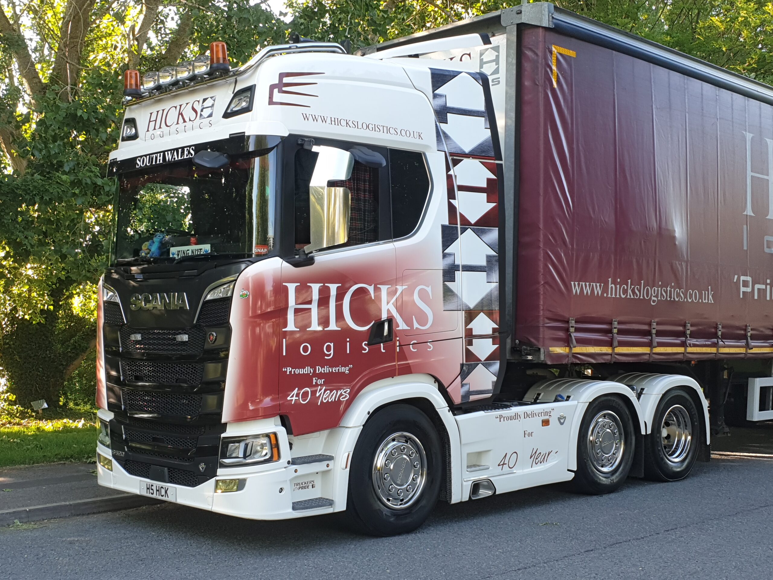 Hicks Logistics joins Pallet-Track as part of expansion plan ...