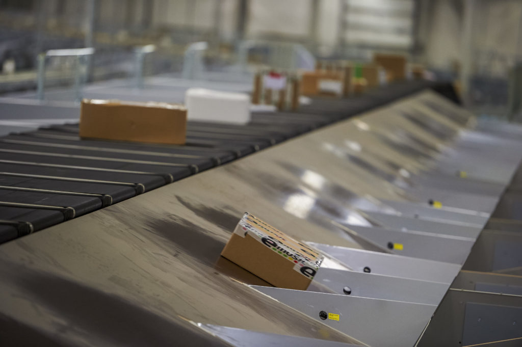 Beumer unveils sortation system capable of +40,000 parcels an hour ...