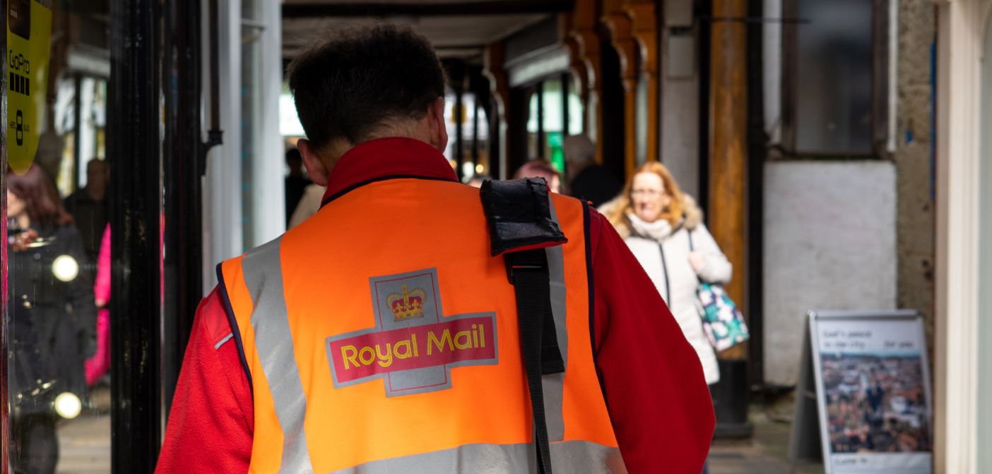 Royal Mail reaches agreement with workers union on pay and conditions ...