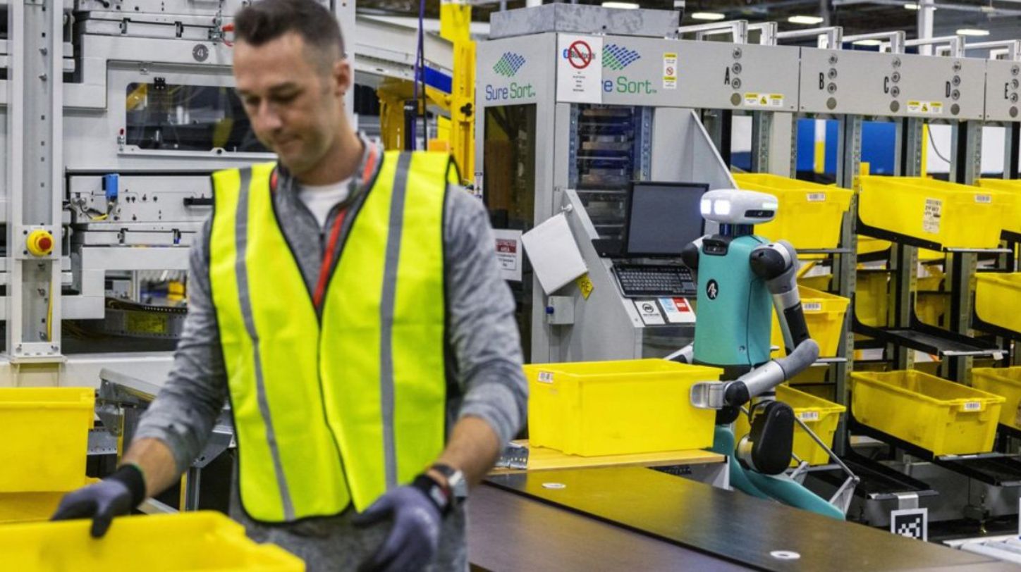 Amazon begins trialling humanlike logistics robot | Logistics Manager