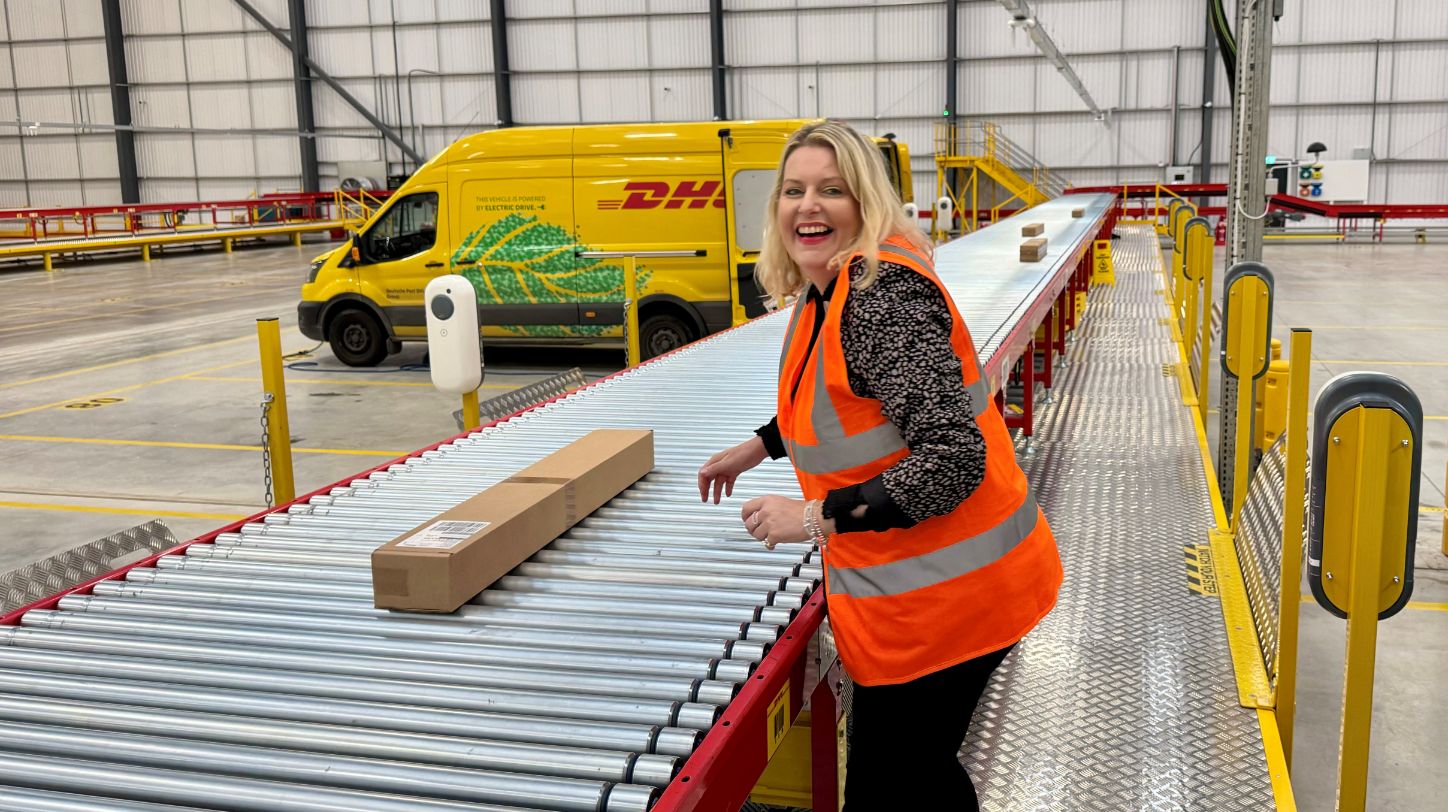 DHL Express opens new service centre in Gatwick | Logistics Manager