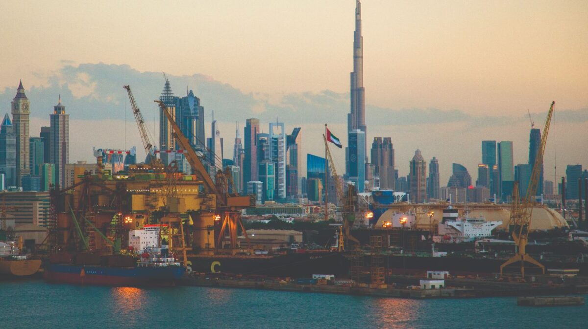 Drydocks World to build the world’s largest Floating LNG facility off ...